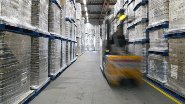 Opslag & Overslag van Goederen › PE Express: Transport, distributie ...